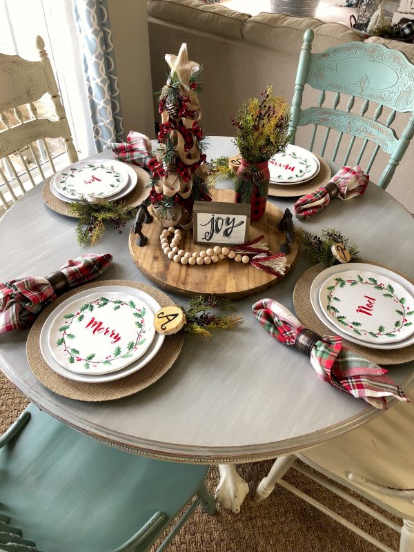 How to put together an easy Christmas table setting that's cute and ...