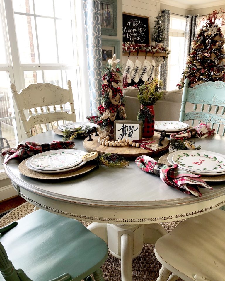 How to put together an easy Christmas table setting that's cute and ...