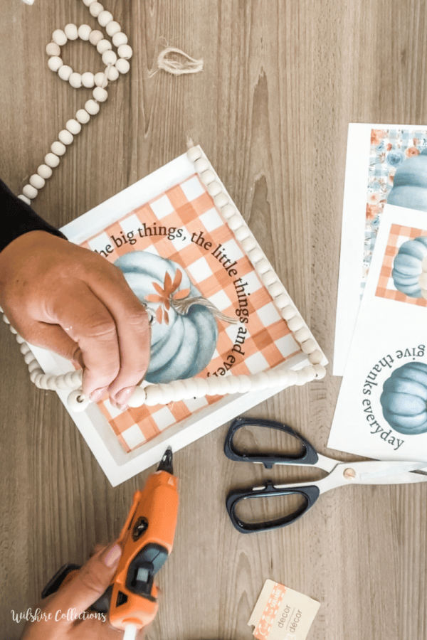Easy DIY fall sign using a printable - Wilshire Collections